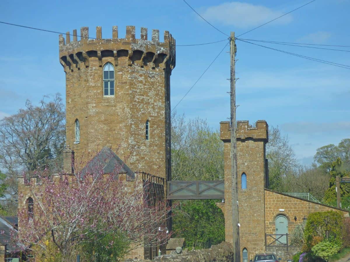 19 Stunning Castles in The Cotswolds